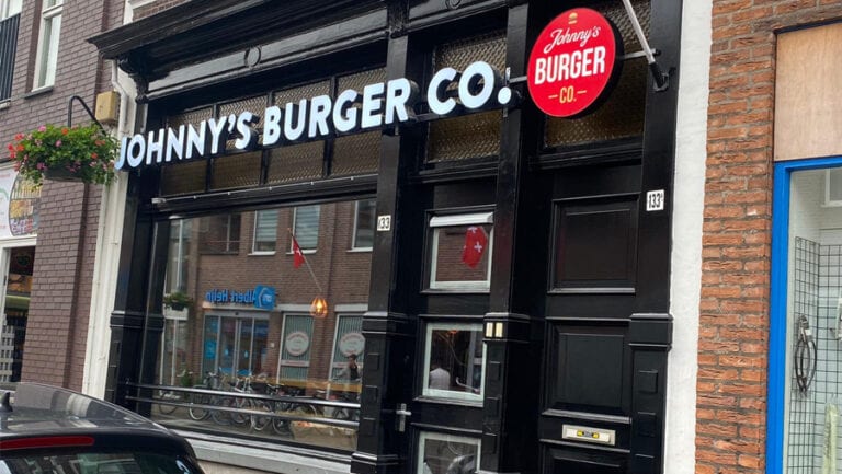 Johnny’s Burger Co. opent nieuwe vestiging in Breda - De Nationale ...