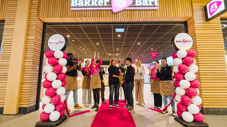 Bakker Bart opent feestelijk een nieuwe winkel in Venlo Trefcenter - De ...